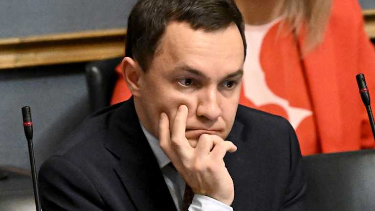 Elinkeinoministeri Rydman ja Kouvolan Tiktok-datakeskusta rakentava ...