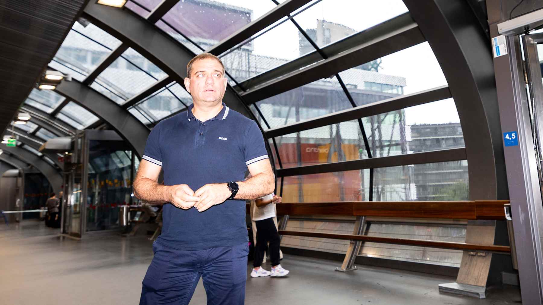 Päihdelääkäri Kaarlo Simojoki ihmettelee: Ihminen voi juoda vaikka ...