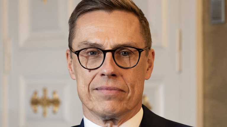 Presidentti Stubb valtiovierailulle Intiaan | Uutisia lyhyesti | Yle