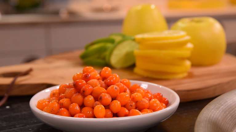Gör årets friska bål med havtorn och äpple på 5 minuter | Recept ...