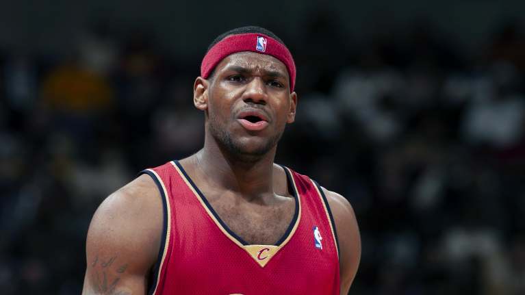 Käsittämätön paketti lihasta ja räjähtävyyttä – LeBron James on ...