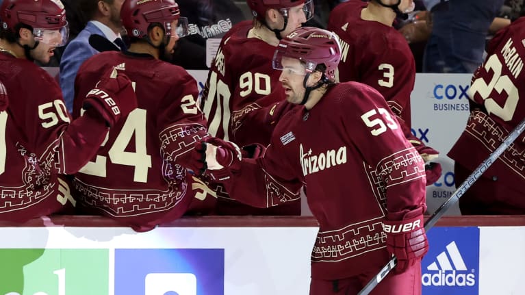 Häikäisevä tuhkimotarina NHL:ssä – katso, miten konkaripelaaja iski ...