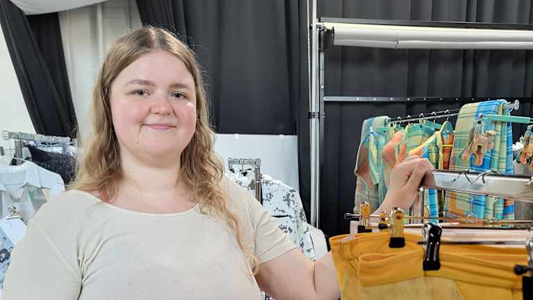 Lauri Greis teki tuulipuvusta huippumuotia – yliopistonlehtori kertoo ...