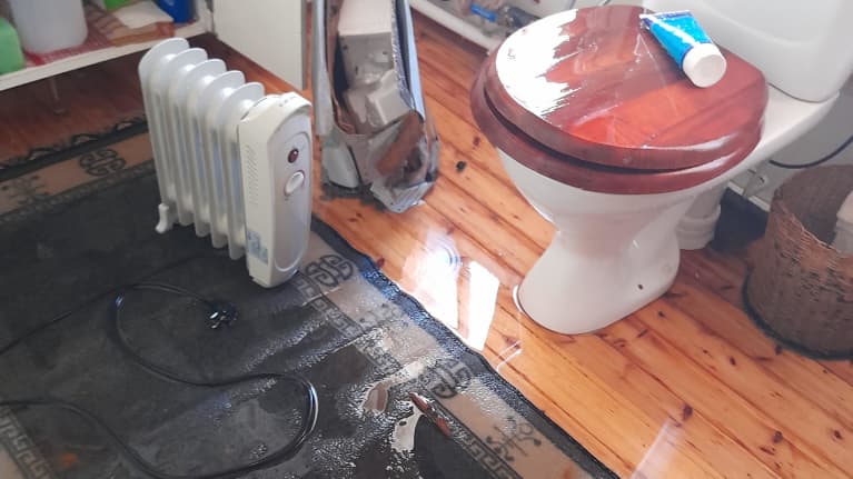 Kesämökin omistajalle napsahti vesivahingosta yli 8 500 euron lasku ...