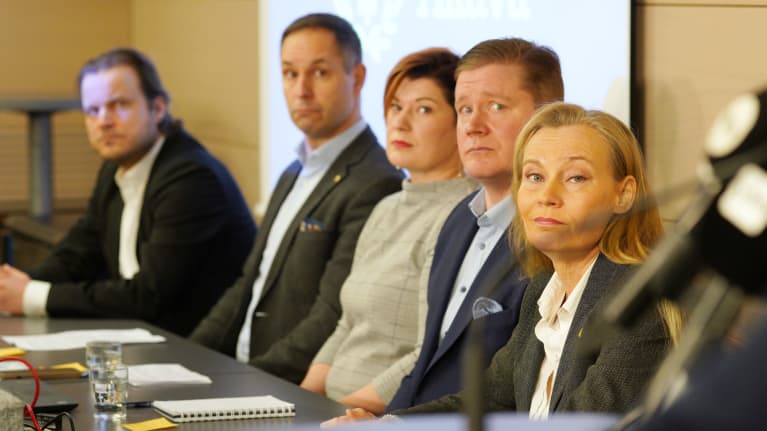 Akava liittyi protestiin: Sote-työntekijät, insinöörit ja lääkärit ...