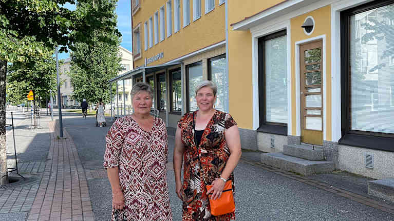 Onnettomuus tukki ainoan kaupunkiin vievän sillan – tuntien odotus ...