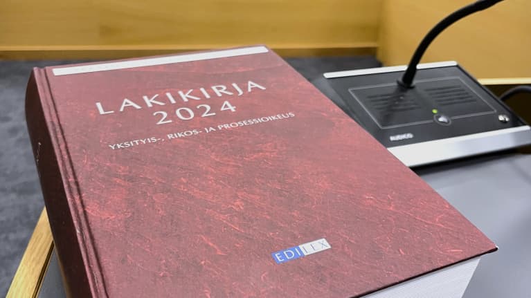 Alaikäinen uhkasi Jyväskylässä koulua pommi-iskulla, oikeus jätti ...