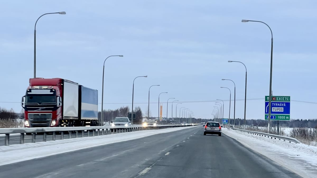 Kansanedustajakysely: Oulun vaalipiirin edustajat kannattavat Pohjois ...