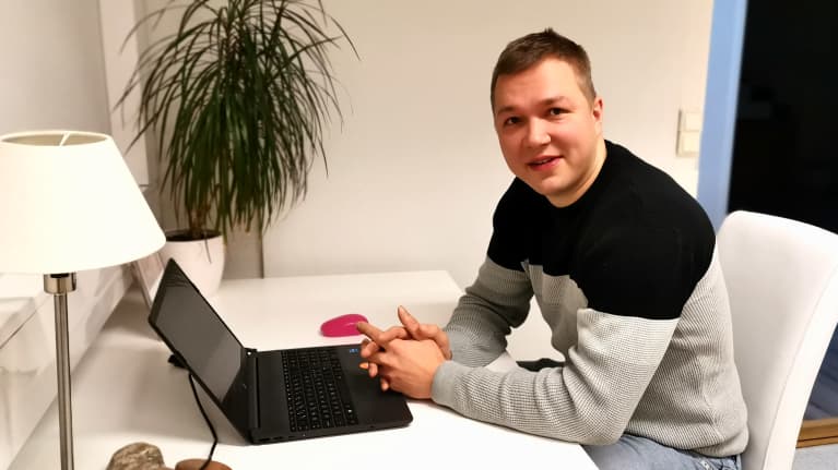 Samuel Hilli opiskeli psykoterapeutiksi ja maksoi siitä 18 000 euroa ...