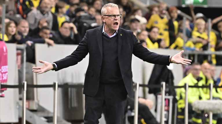 Sverige hårt kritiserat efter "fritt fall ner i blåbärsdivisionen ...