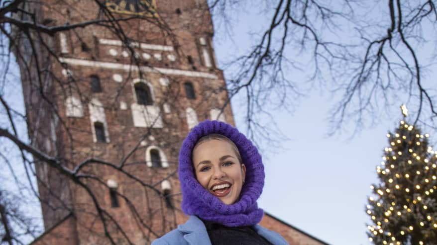 ”Ilo, tanssi ja riemu kuuluvat myös jouluun” – laulaja Ilta kaipaa ...
