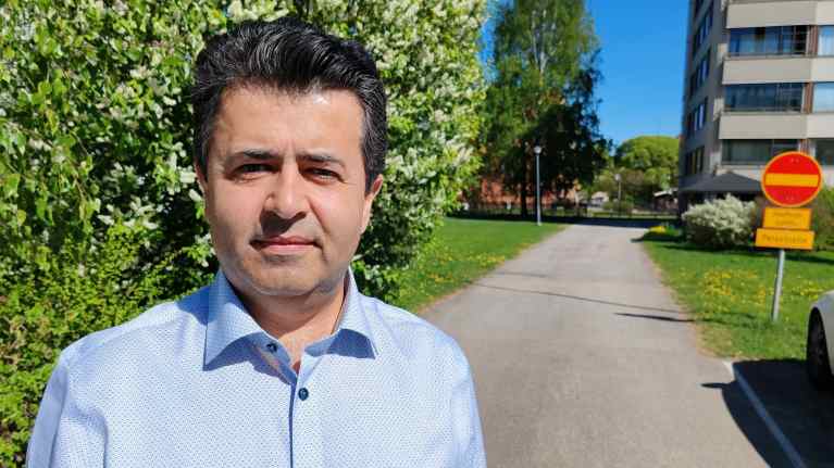 ”Avataan samppanja” – Suomen iranilainen Azzar Sarikhani iloitsee ...