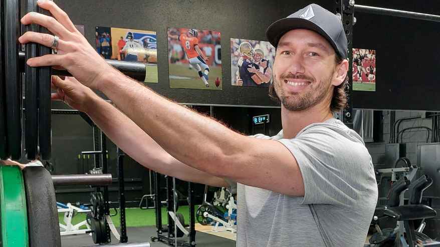 Ympäri maailmaa reissaava Heili Sirviö, 13, elää poikkeuksellista ...