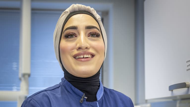 Monen maahanmuuttajalapsen hammashoito tehdään pelon takia nukutuksessa ...
