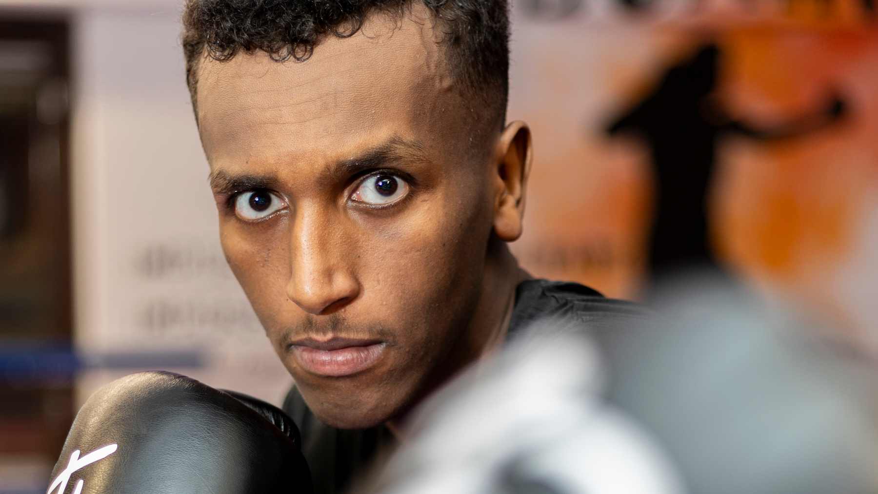 Ismail Umar näkee nuorten pahenevat ongelmat läheltä Itä-Helsingissä – näin hän korjaisi ...