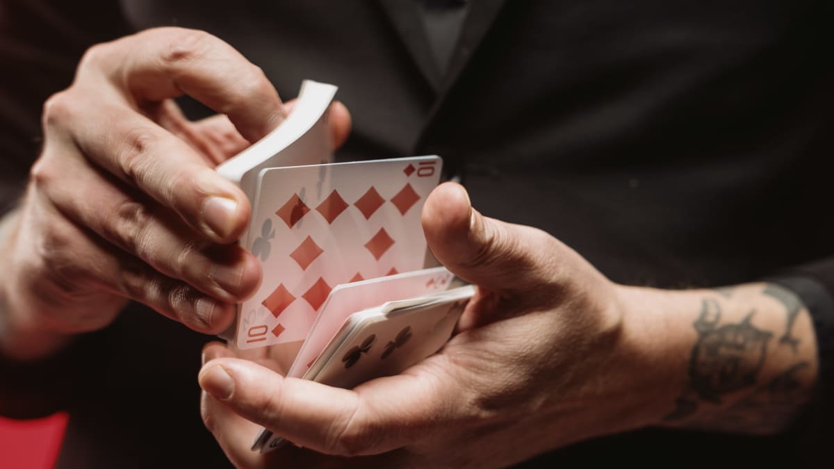 Yliluonnollisuus kiinnostaa jälleen – mentalisti Jose Ahonen tietää ...