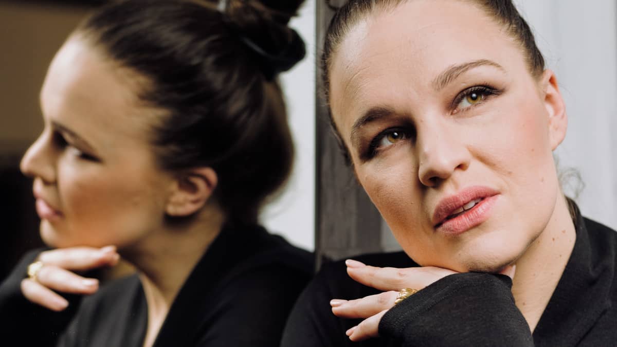 Yli sata pukua Linnan juhliin suunnitellut Katri Niskanen muistetaan ...