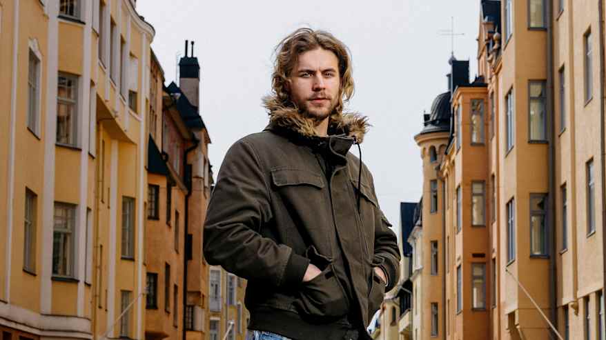 Näyttelijä Saku Taittonen haluaa ulkomaille, eikä häntä pidättele mikään | Kulttuuri | Yle