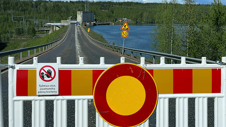 Toisistaan erotetut kylänpuolikkaat palaavat jälleen yhteen, kun ...
