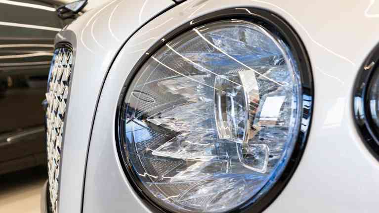 Luksusautoihin myydään yhä erikoisempia lisävarusteita, ja pian ne ...