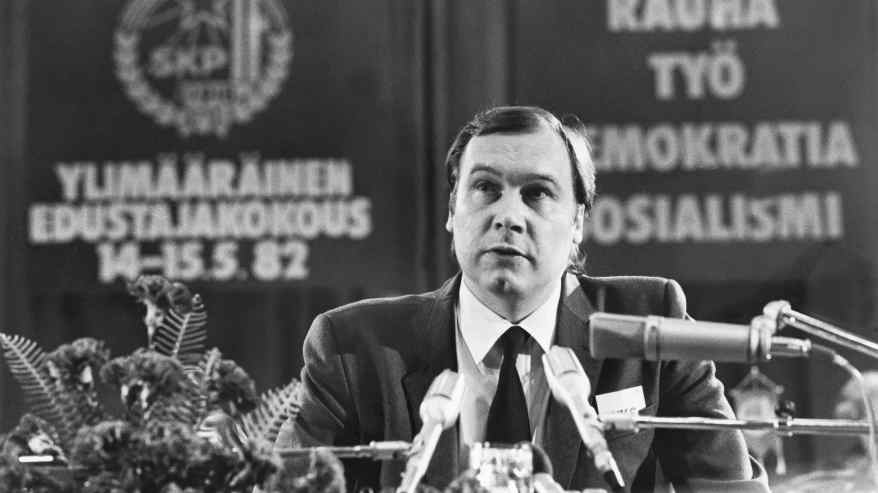 Kun puolue hajosi, taistolaisten kärkinimi Seppo Toiviainenkin hajosi ...