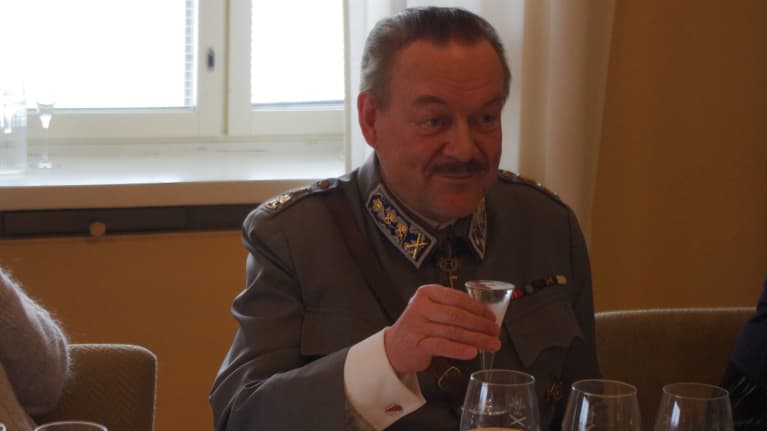Länsi-Savo: Mannerheim-roolistaan tunnettu näyttelijä Timo Närhinsalo ...