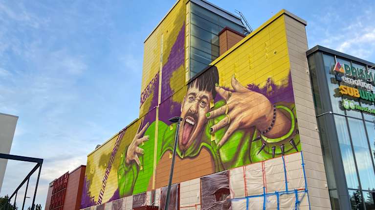Court rules Käärijä mural can stay following neighbours' legal ...