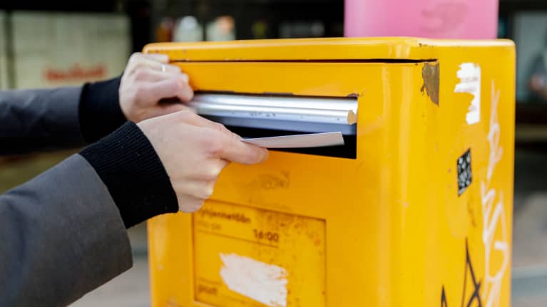 Postin työntekijät tulevat töihin, mutta heillä ei ole tekemistä: näin ...