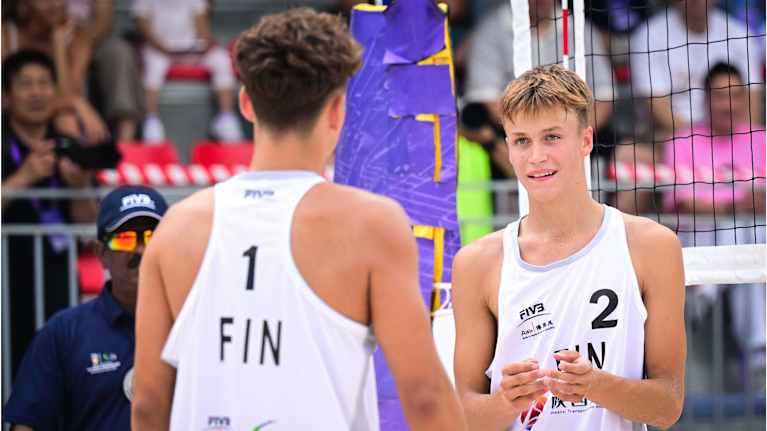 Suomalaiskaksikko eteni jo puolivälieriin beach volleyn junioreiden MM ...