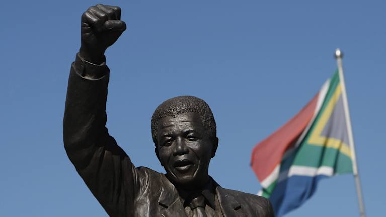 Ennusteet: Nelson Mandelan perintöä kantava ANC menettää ehdottoman ...