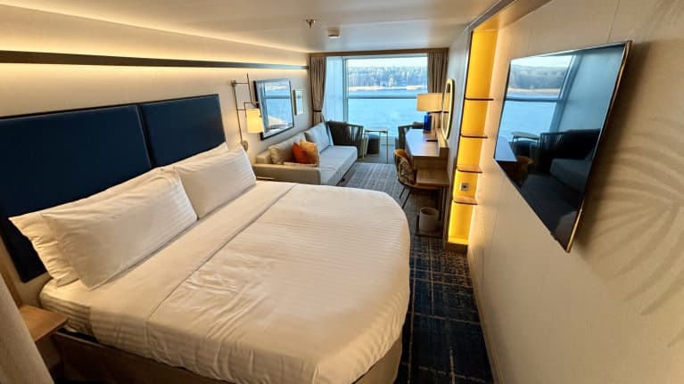 Maailman suurimman risteilyaluksen hytit tehtiin Kaarinassa – kävimme ...