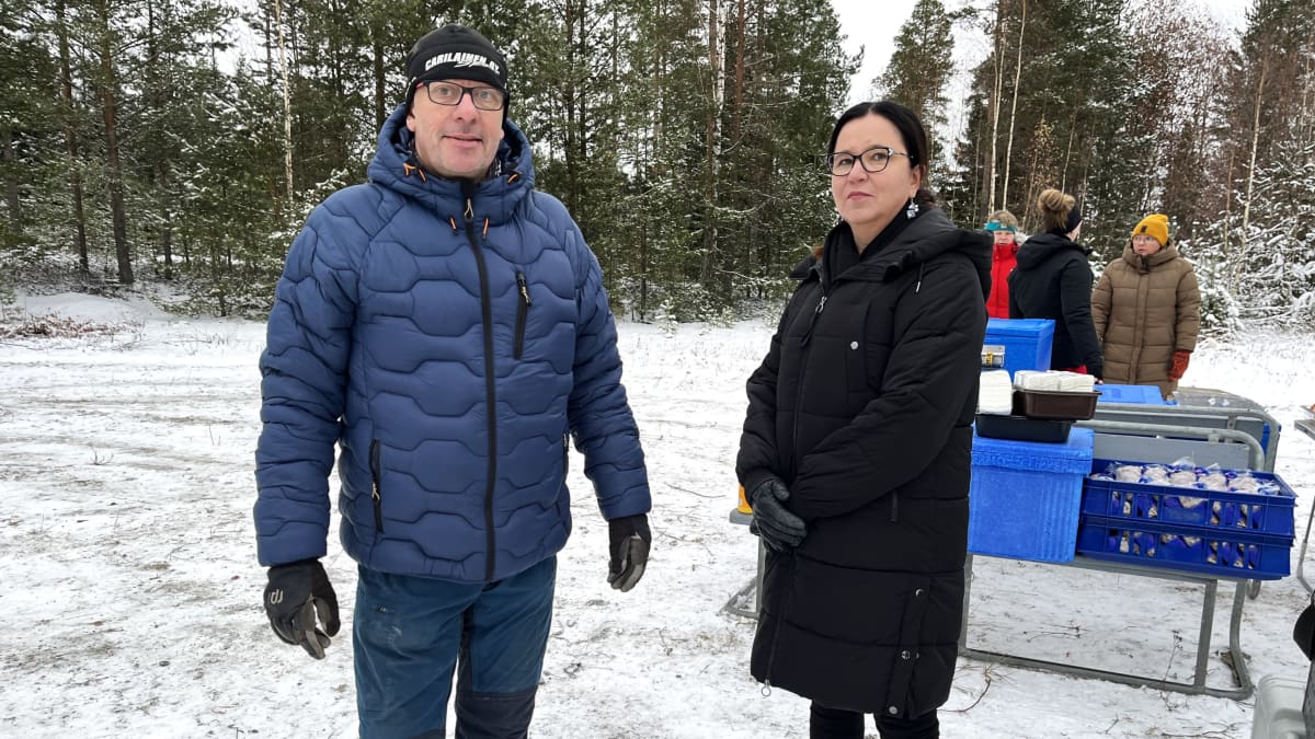 Koululaiset saivat lakkopäivän lounaan soppatykistä – lapsille ruokailu ...