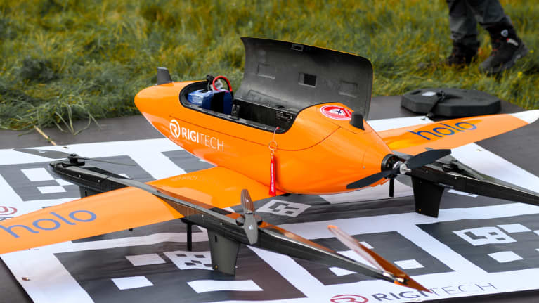 Drooneja kokeiltiin muun lentoliikenteen joukossa Oulussa – testilennot ...