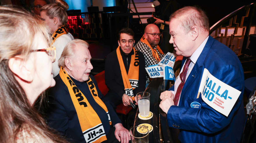 Voittajat esiintyivät omilleen presidenttiparin elkein – tässä vaali ...
