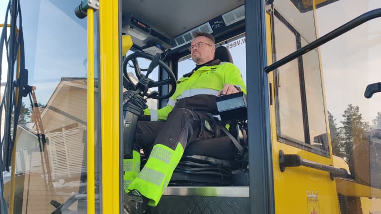 Tiekarhun kuljettaja voi levätä silloin, kun autoilija häntä eniten ...