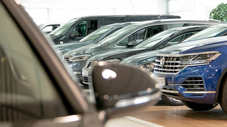 Uusia autoja rekisteröity nyt vielä vähemmän kuin viime vuonna ...