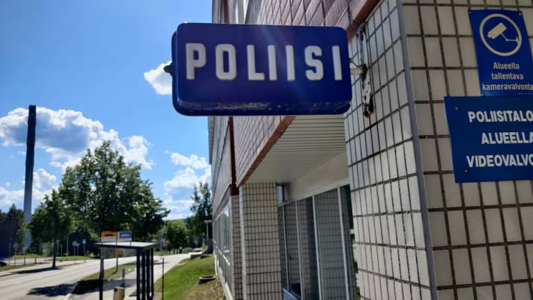 Henkilö toi sotilasräjähteen poliisiasemalle Kajaanissa | Kotimaa | Yle