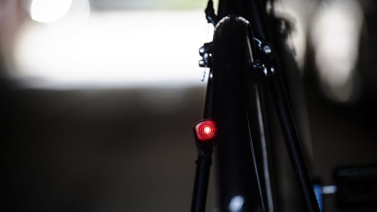 Poliisi on valmis kiristämään linjaansa, jos lainmukaisten polkupyörän valojen käyttö ei ...