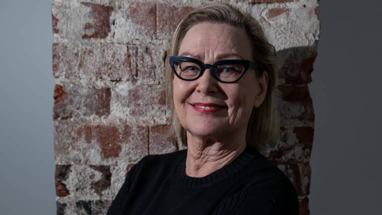 Taidemaalari Marjatta Tapiolan näyttely Lahdessa on sukellus, joka sai ...