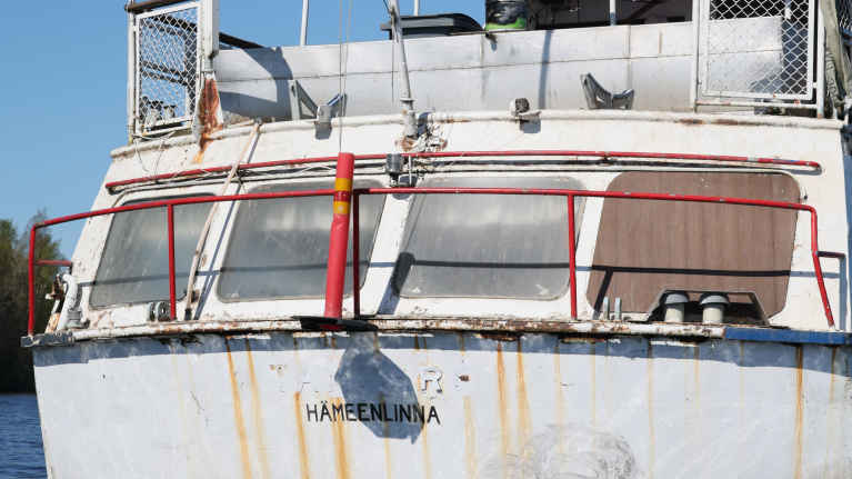 Vanajaveden aavelaiva seilaa jälleen – katso, kuinka alukselle soutanut ...