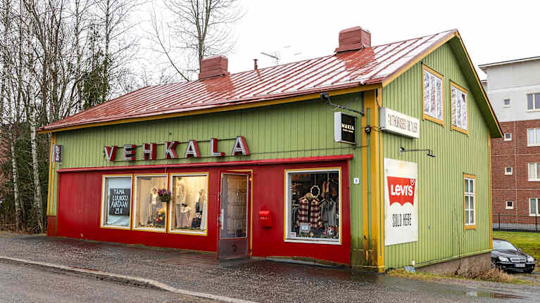 Jämsäläinen farkkukauppias ei lähde alekampanjaan: ”Black Friday ...