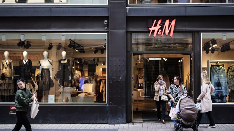 Är det bättre för miljön att handla kläder på nätet eller i en butik ...