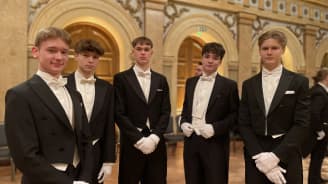 Tältä näyttivät vanhojentanssit ympäri Suomea – katso kuvat ja videot koosteesta | Kotimaa | Yle