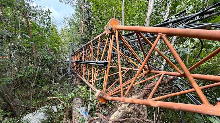 Police suspect vandalism behind cell tower collapse in Häme | Yle News ...