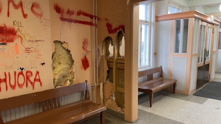 Rautatieasemien yleiset tilat ovat ilkivallan kohteina – Kemissä ...