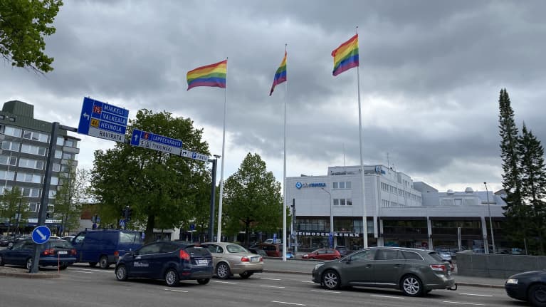 Kouvolan kaupunki päätti lopettaa pride-liputuksen järjestämisen ...