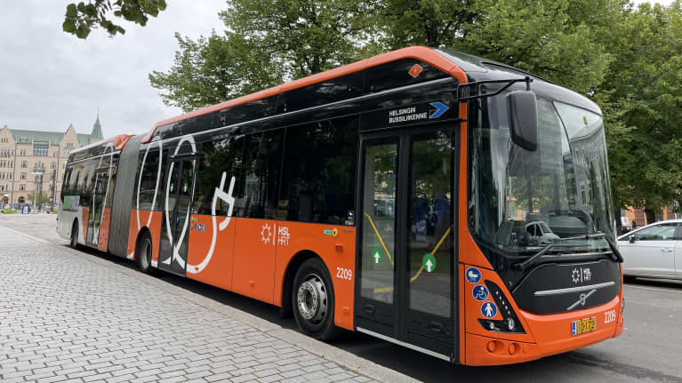 Nysse-liikenteeseen suunnitellaan uusia sähkönivelbusseja – testibussin ...