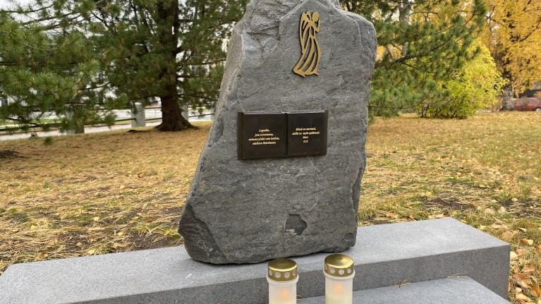 Tyhjän sylin muistopaasi tarjoaa paikan surra kuollutta tai syntymättä ...