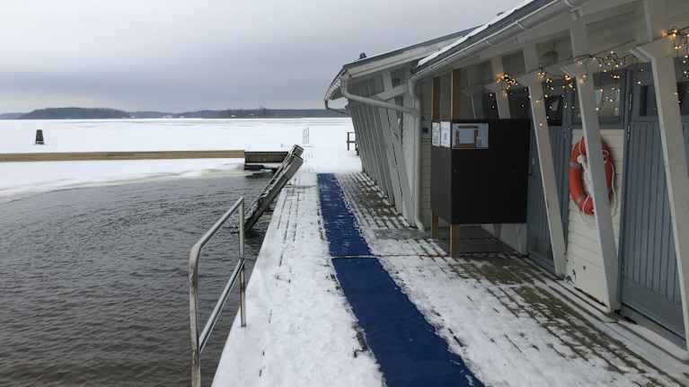 Populärt med vinterbad i Ekenäs – bastun varm fyra timmar mer per vecka ...
