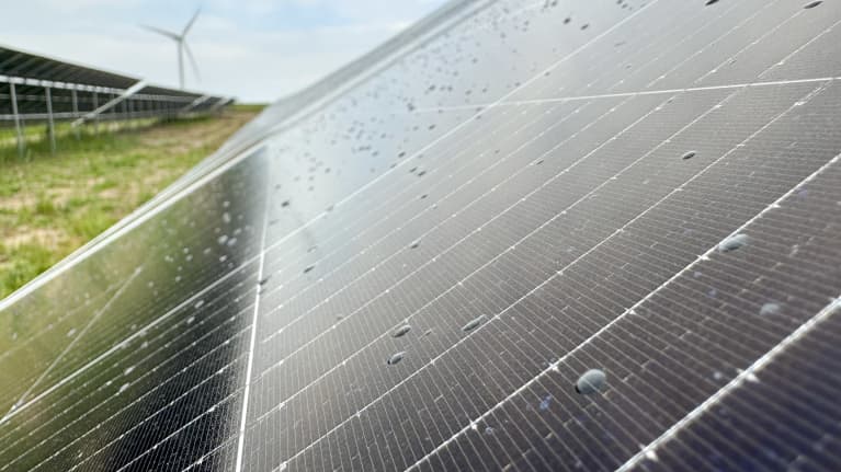 Oomi Solar ja Suomen Aurinkovoima rakentavat 10 aurinkovoimalaa eri ...